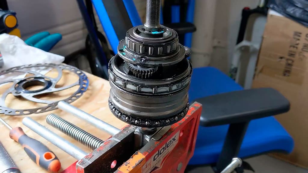 Tuto : graissage d'un moyeu Shimano - Oklö - biclou pratique